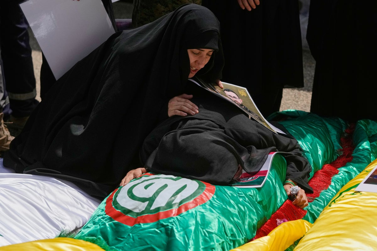 Israeli airstrikes on southern Lebanon kill 10, including paramedics ...