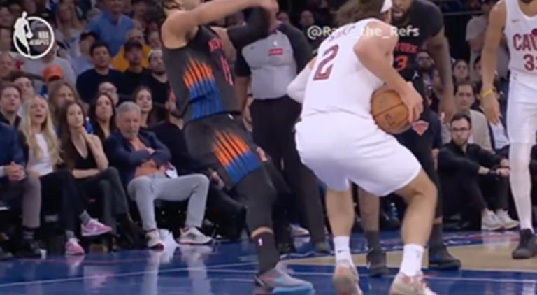 Jalen Brunson flops on defense against Max Strus, drawing criticism as ...