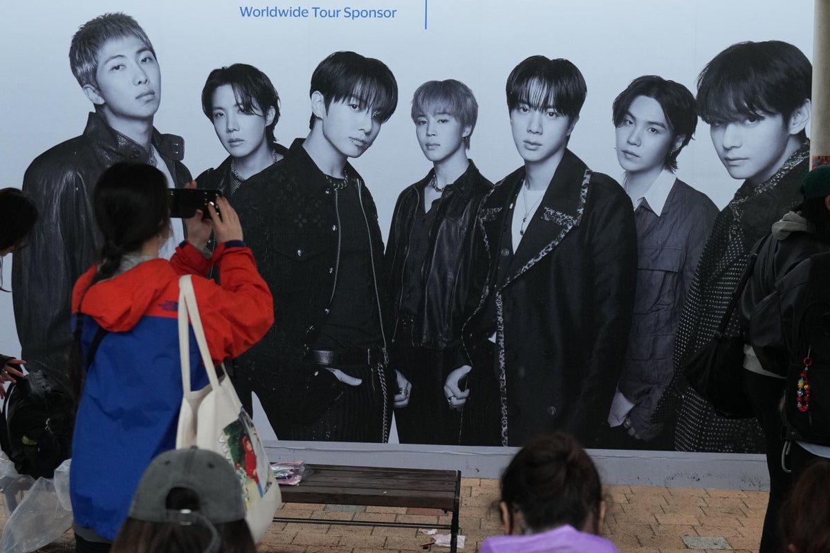 Templos se ofrecen a alojar a fans de BTS por precios altos en hoteles