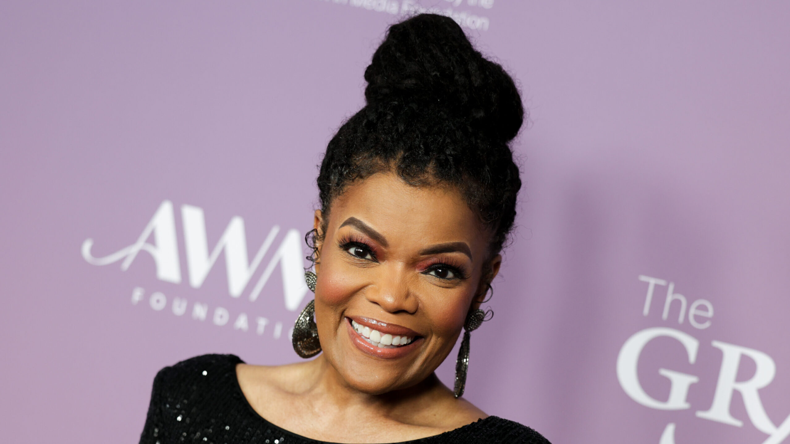 Yvette Nicole Brown called Susan Sarandon a 'horrible woman' who helped Trump get elected