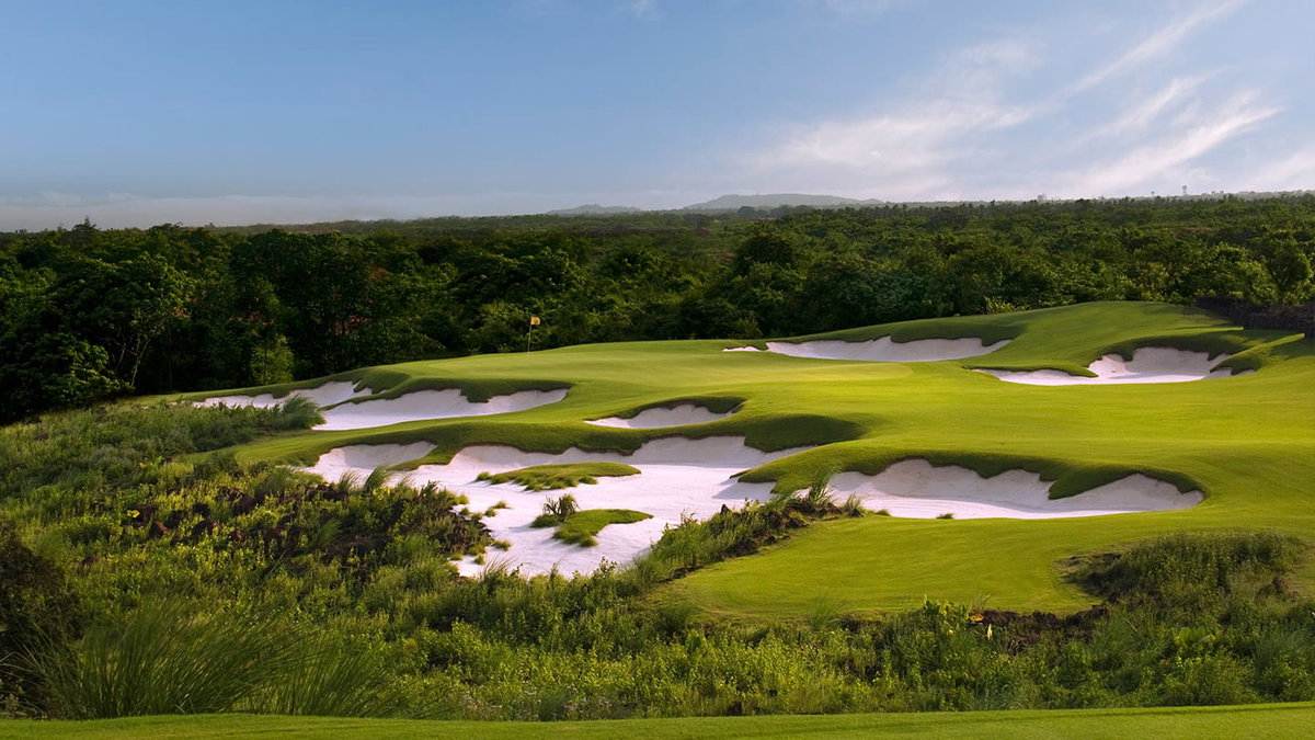 Asian golf courses known for some of the world’s most scenic views ...