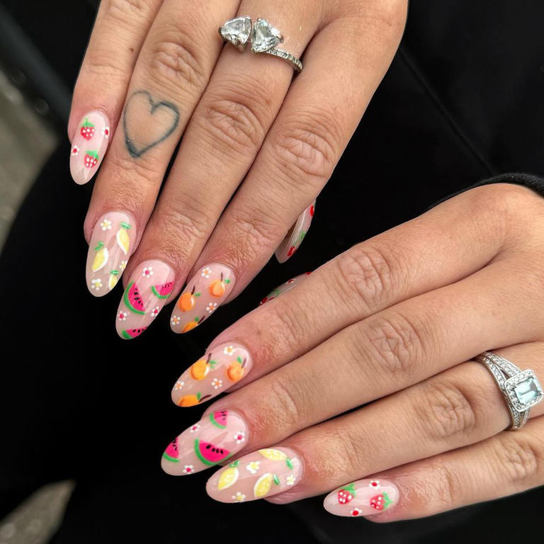 10 long-lasting builder gel manicures to keep your almond shaped nails ...