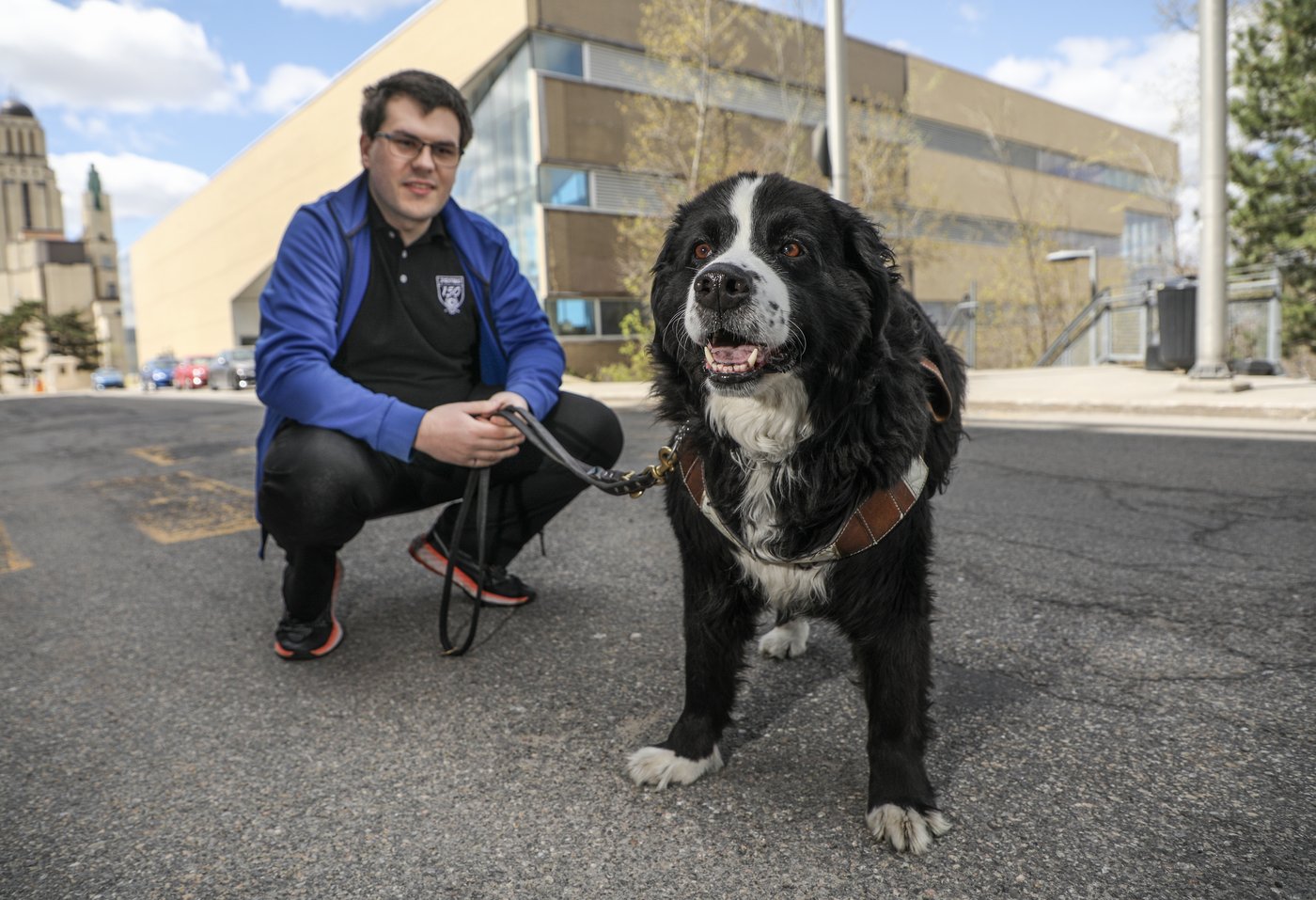 Quebecer graduating from Polytechnique with service dog who attended ...