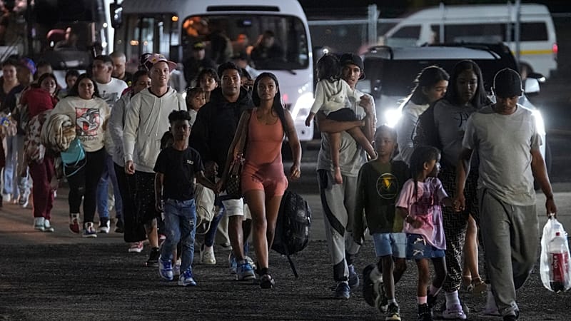 Trump endurece la vía legal: los visados temporales deberán tramitar la ...