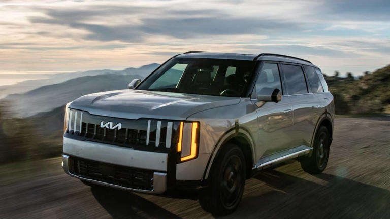 There's no shortage of Kia Telluride lease deals this May