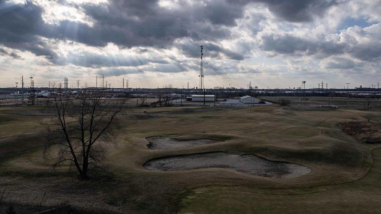 It's panic time for Illinois politicians as Indiana Bears stadium looms