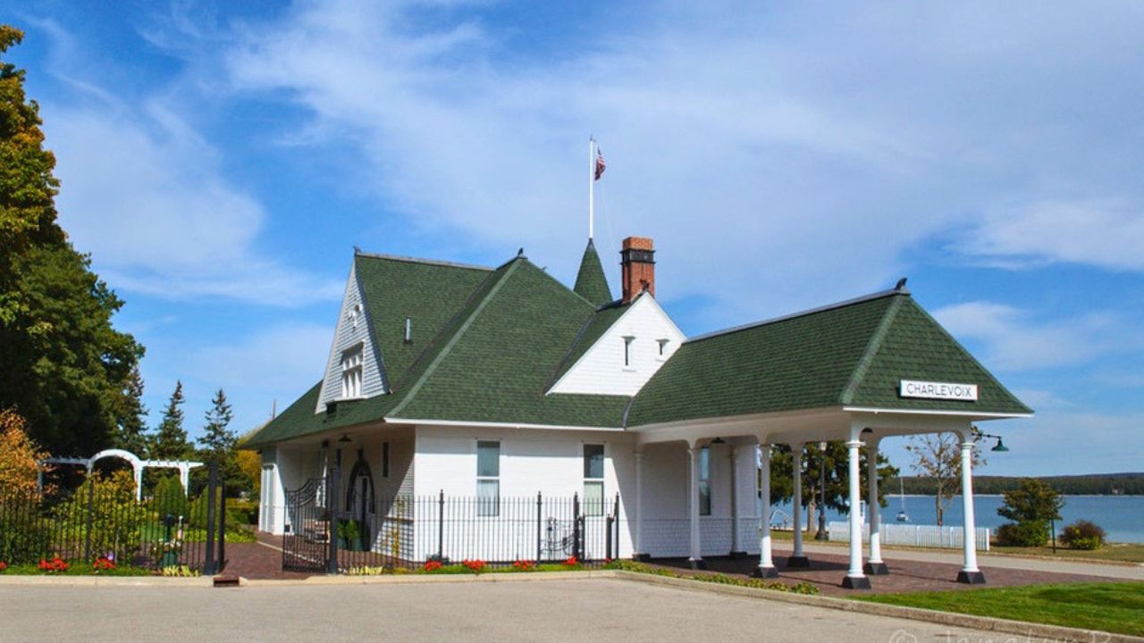 Petoskey’s sunsets, fossils, and Hemingway make this Michigan town ...