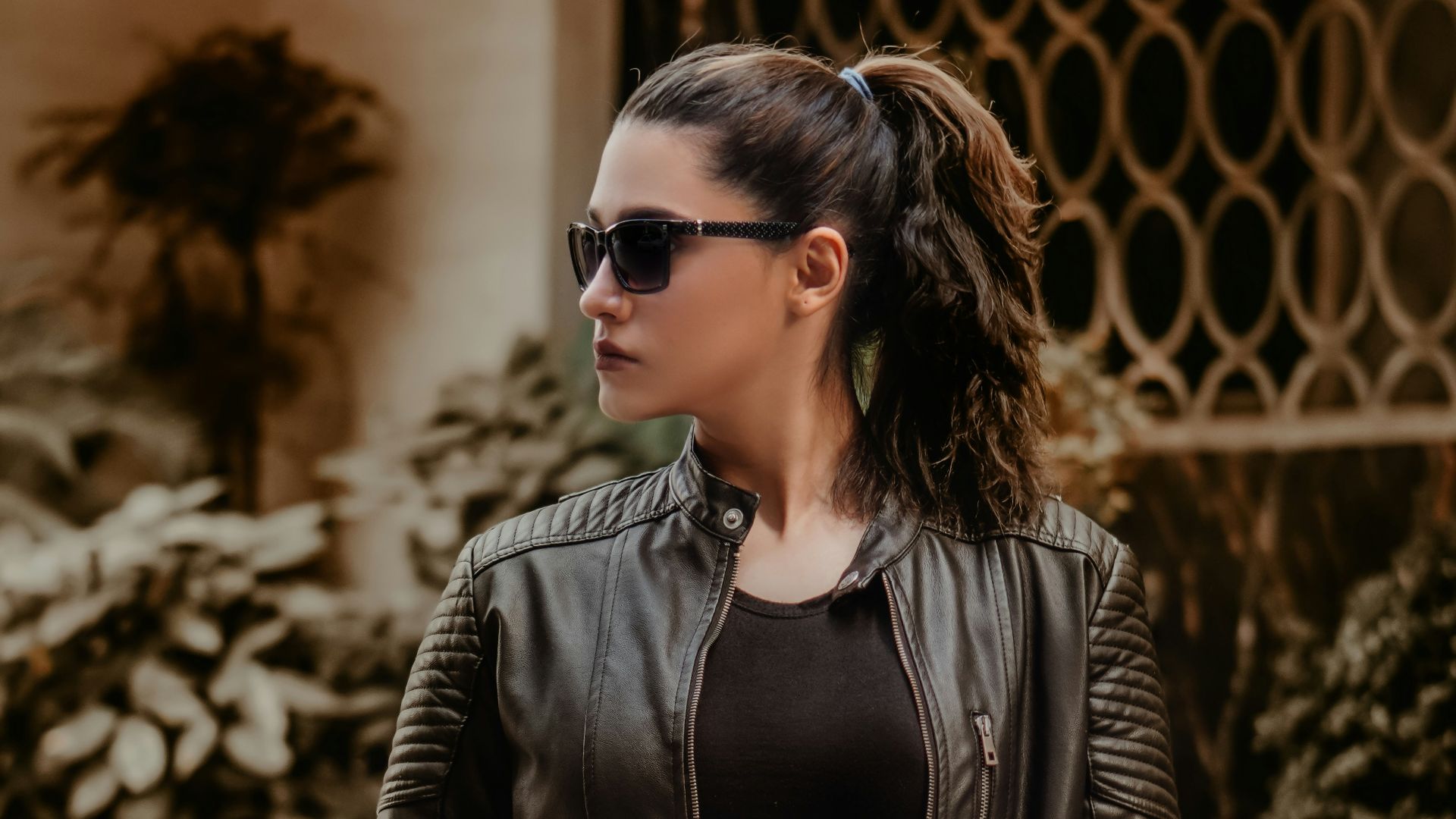 10 outerwear picks that pull a look together & 10 that overwhelm it