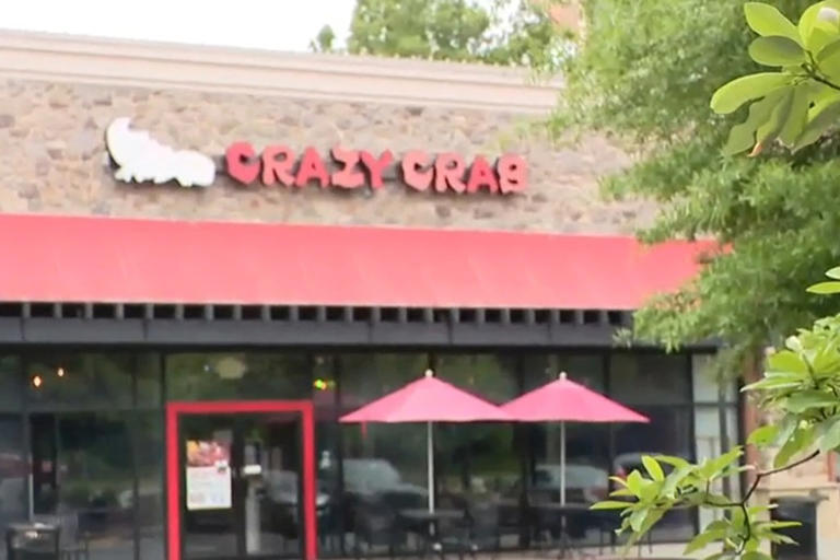 Waiter axed for handing receipt to diners calling them the N-word ...