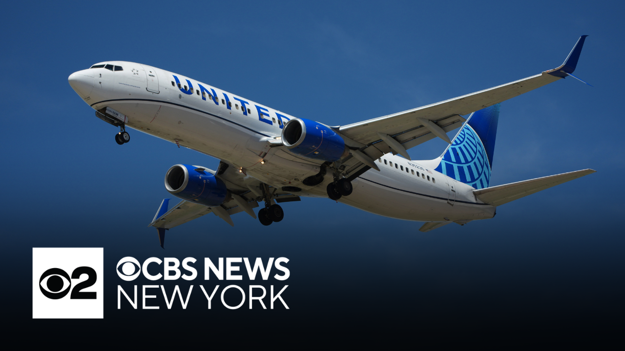 Passenger on flight from Newark tried to open door at 36,000 feet ...