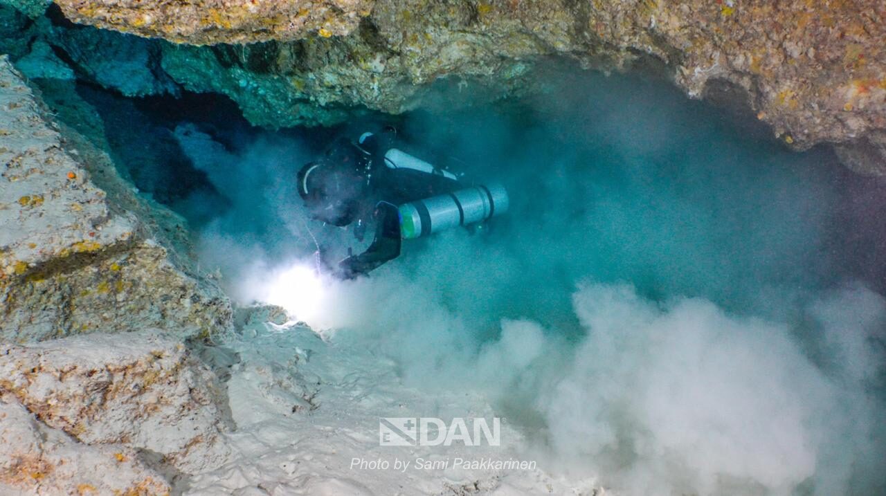 Maldive, la grotta dove sono morti i sub italiani: le foto pubblicate ...