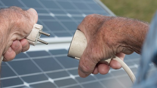 Utah's new plug-in solar law has homeowners asking how electricity can ...