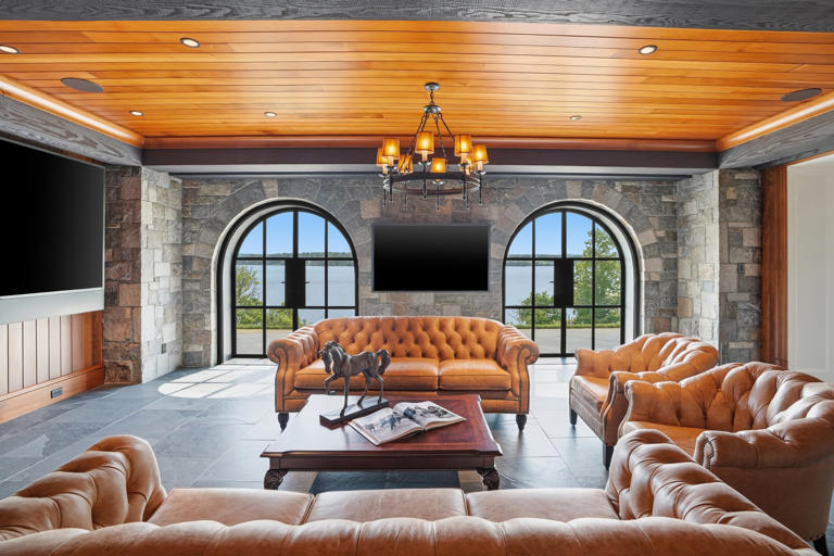 Dan’s Snyder’s Potomac River Estate Is Back on the Market