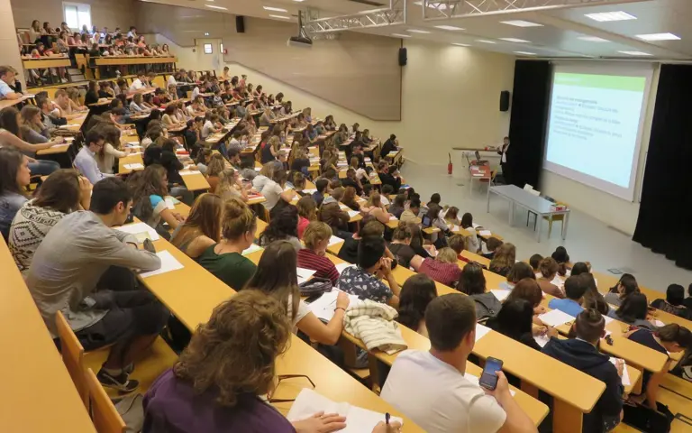 France: What the decree increasing fees for non-EU students means for ...