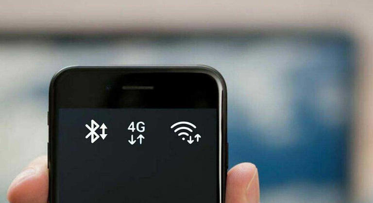 ¿Qué significan las flechas que aparecen en el WiFi del móvil? Cuidado ...