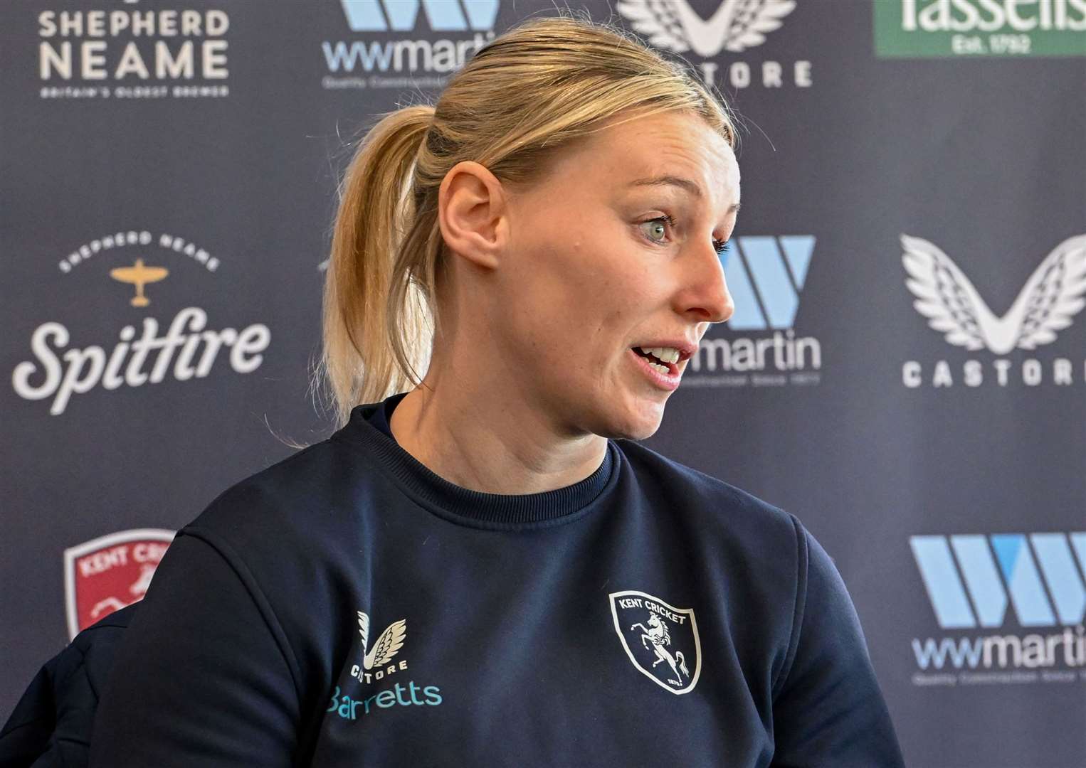 Kent Horses bowled out for 54 in reply to Middlesex Women’s 160-6 in ...