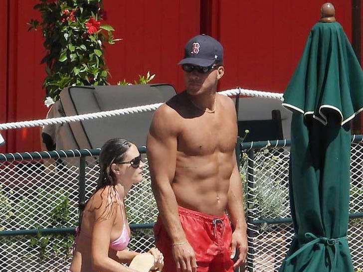 Blake Griffin and fiancée Francesca Aiello splash around in Portofino