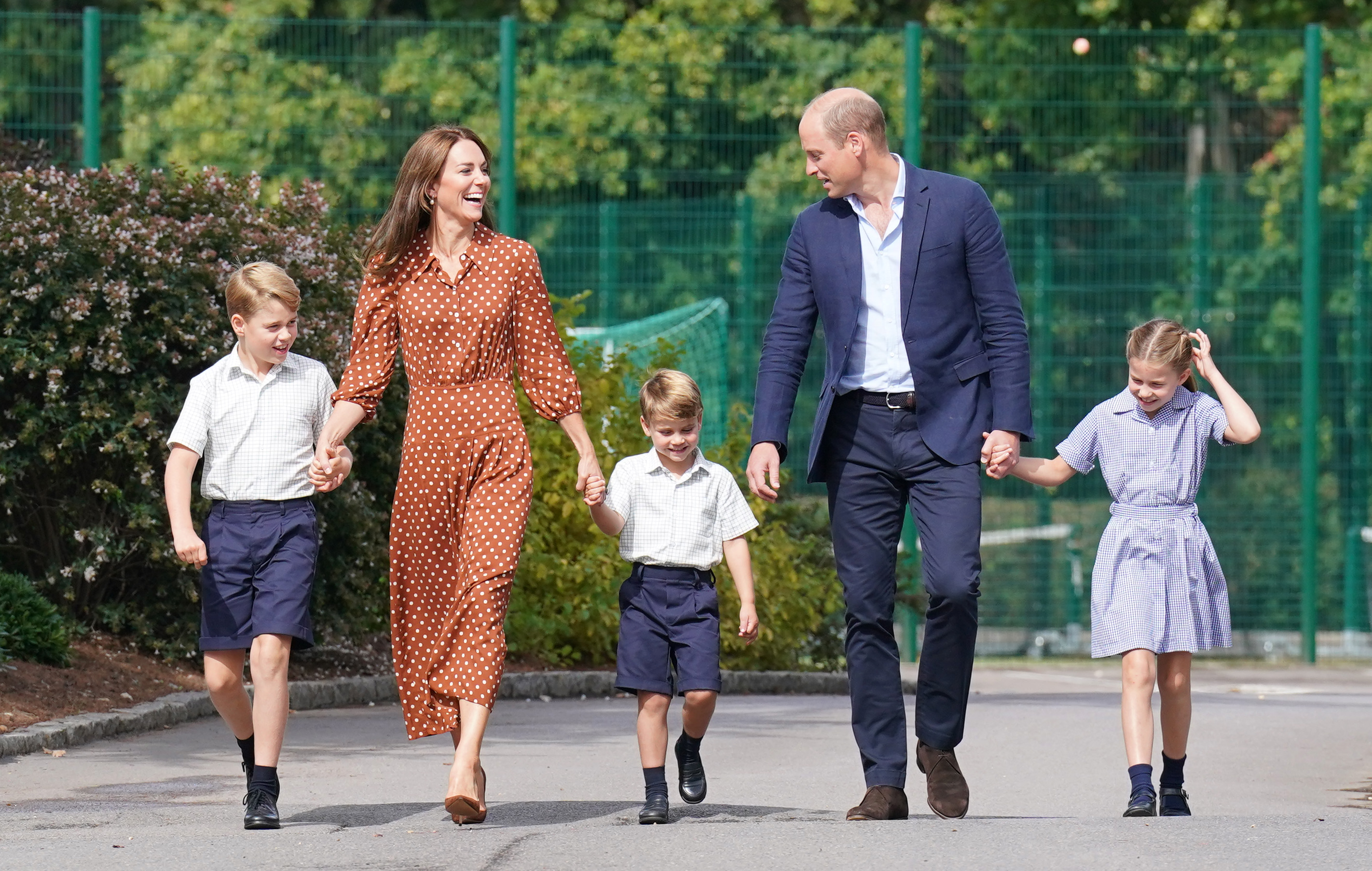 Prince Louis leaves evidence of one very messy snack throughout the car ...