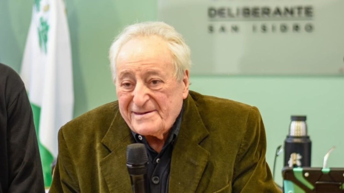 El actor Roberto Carnaghi recibió la distinción de "Vecino destacado de ...