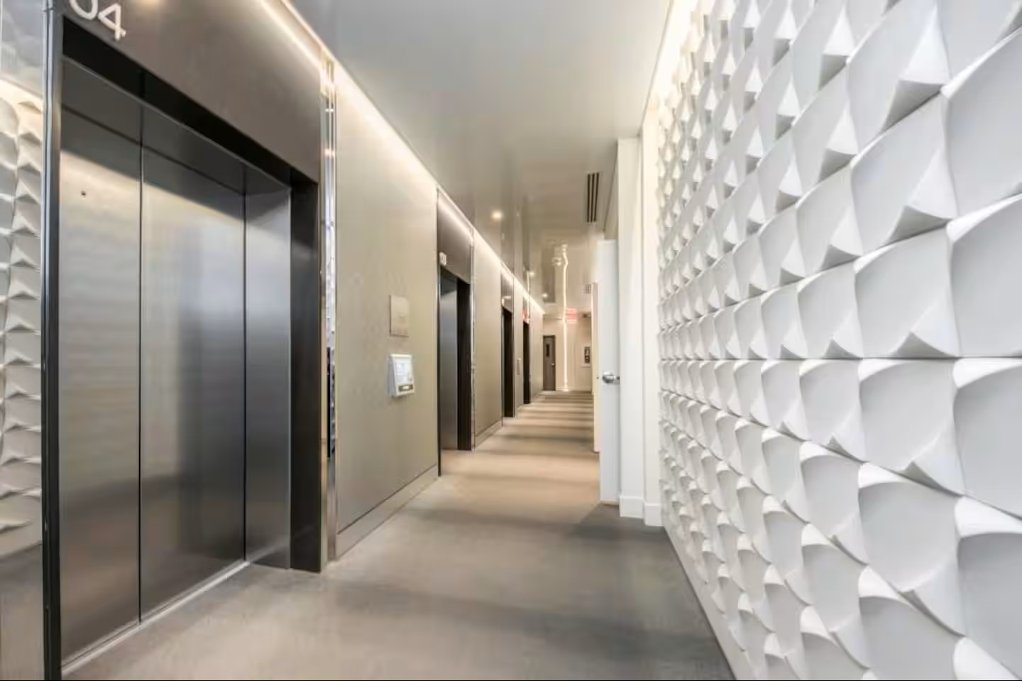 Ce superbe condo dans la Tour des Canadiens est disponible à la location