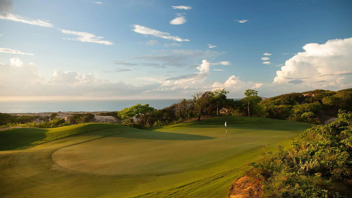 Asian golf courses known for some of the world’s most scenic views ...