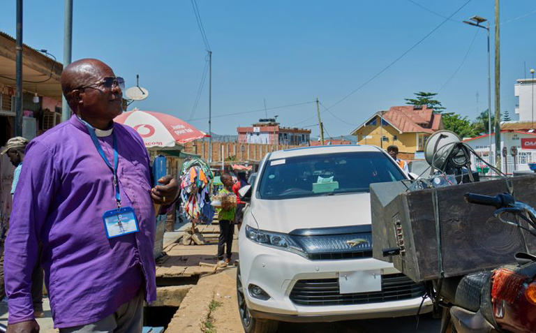 Congo province bans funeral wakes to contain Ebola's spread