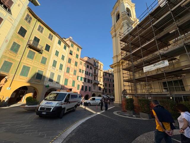 ‘Santa’: perdita d’olio in piazza Caprera, intervengono polizia locale ...