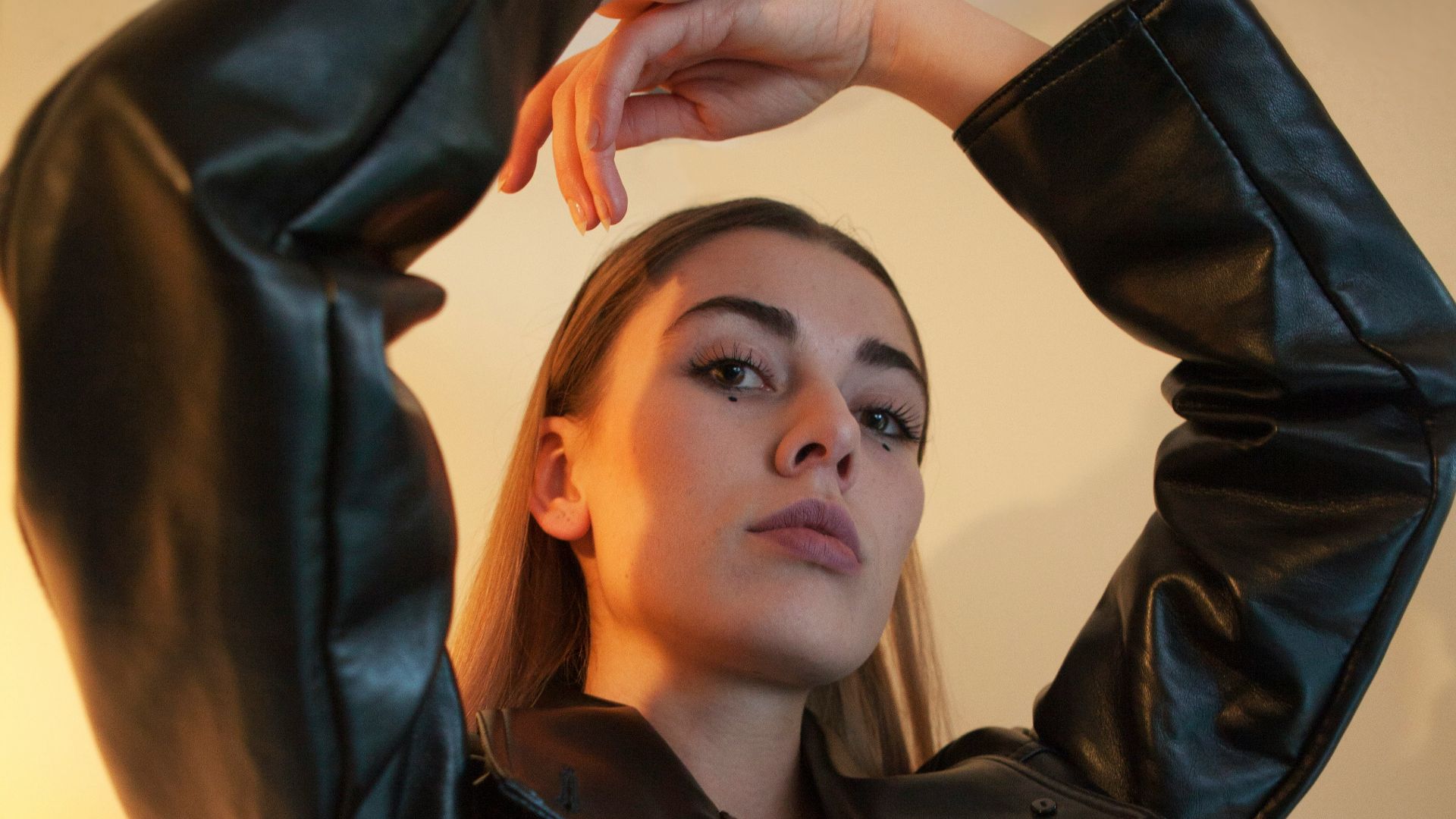 10 outerwear picks that pull a look together & 10 that overwhelm it