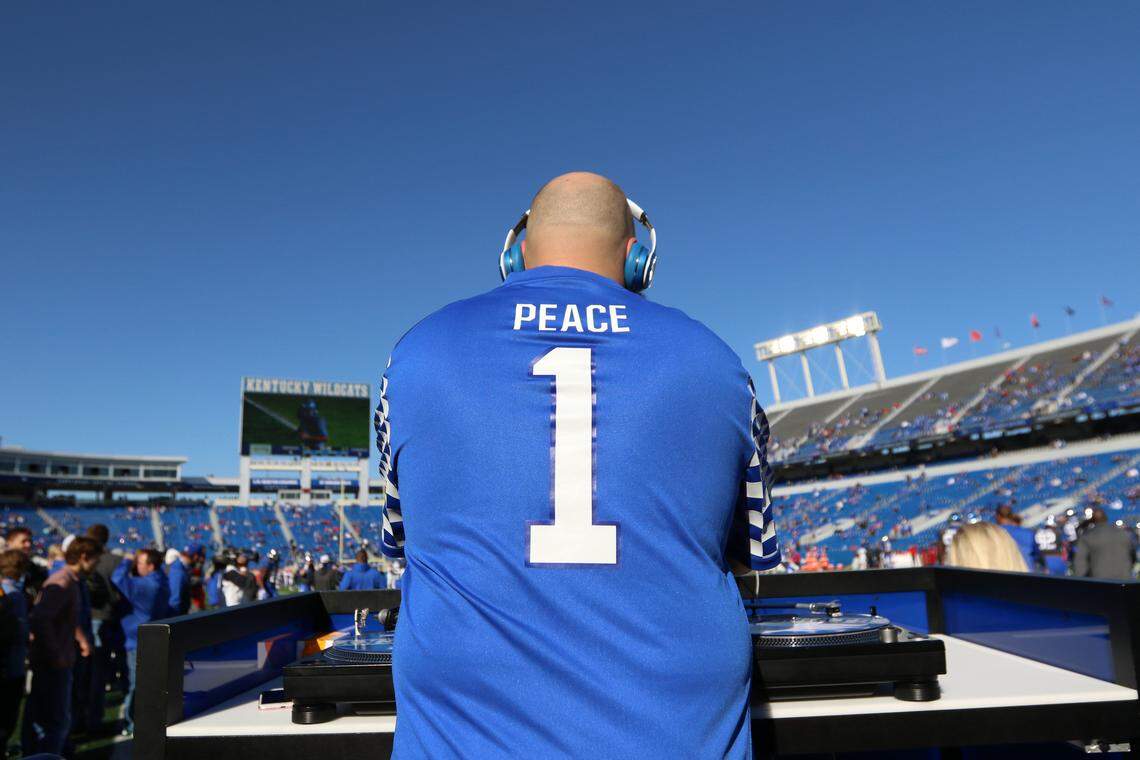 Lexington bar owned by popular DJ at UK basketball, football games closes