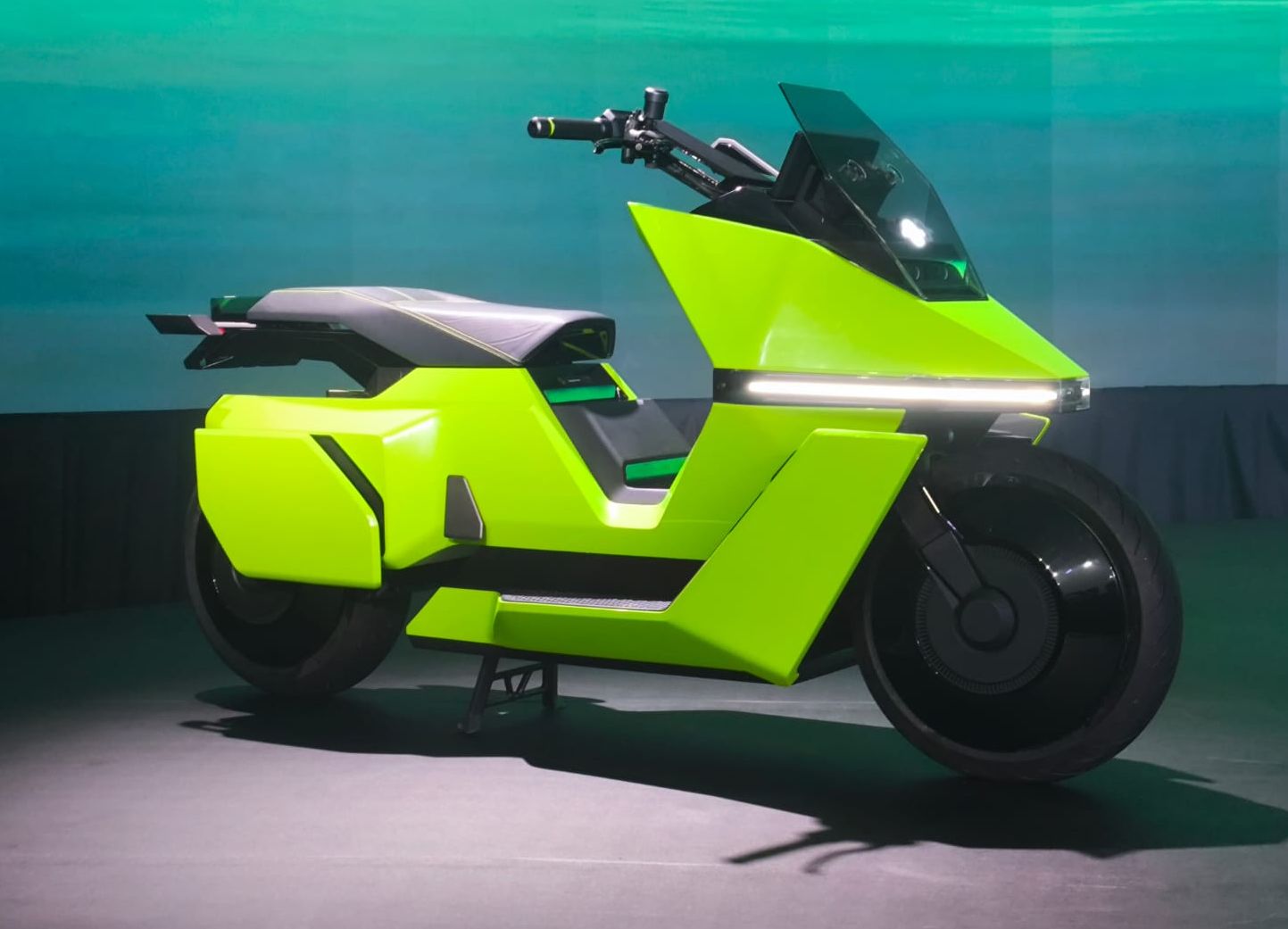 OMOWAY OMO-X resmi dijual, tahap awal dapat untung Rp 9 juta
