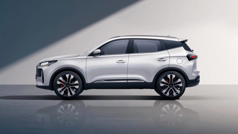 Driving a Chinese car from Canada or Mexico into America could be banned