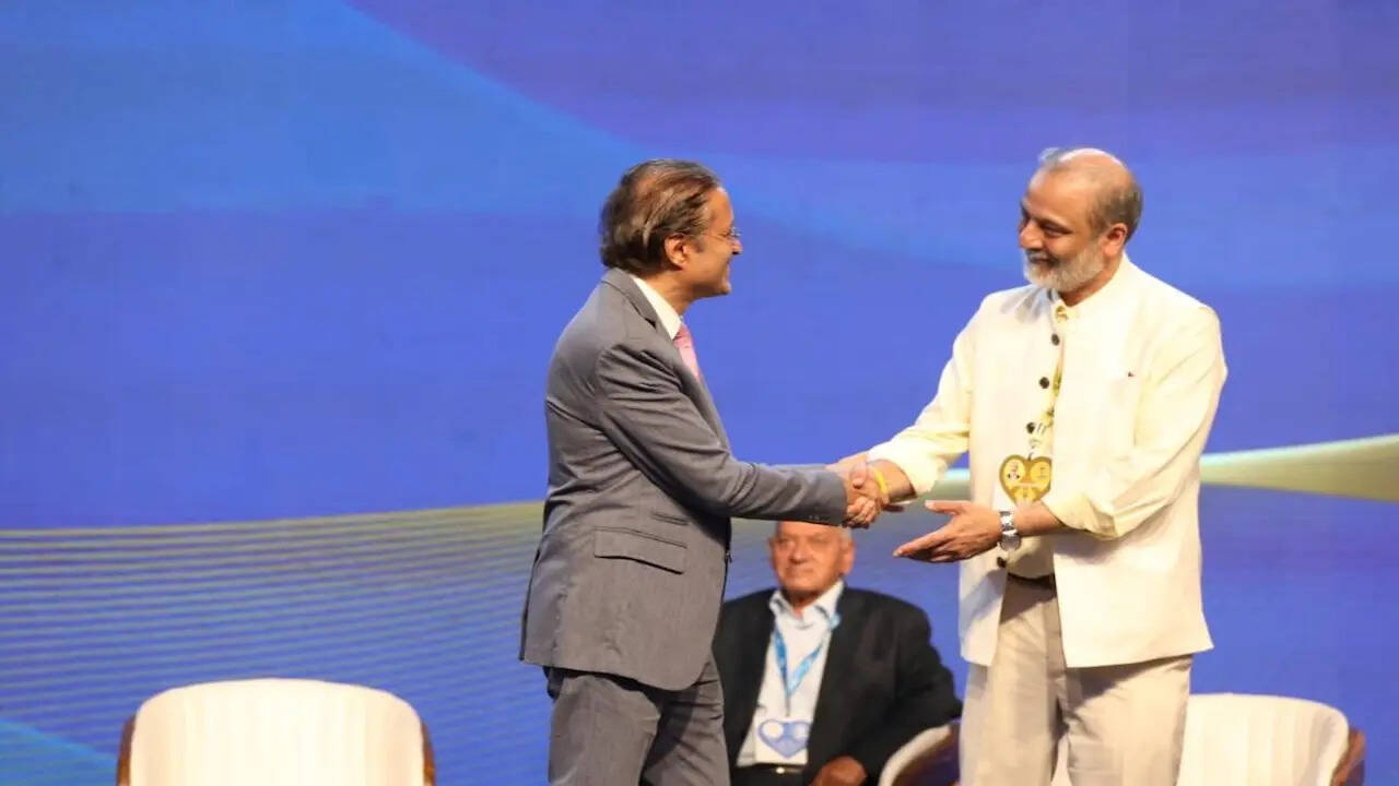 Times Group MD Vineet Jain receives global 'I Am Peacekeeper' champion ...
