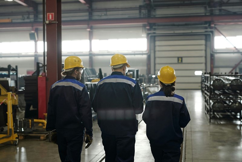 Manager leaves and goes home leaving factory floor workers to fend for ...
