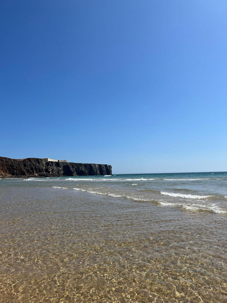 Dizem que é a praia algarvia quase deserta e nós dizemos-te porque a ...