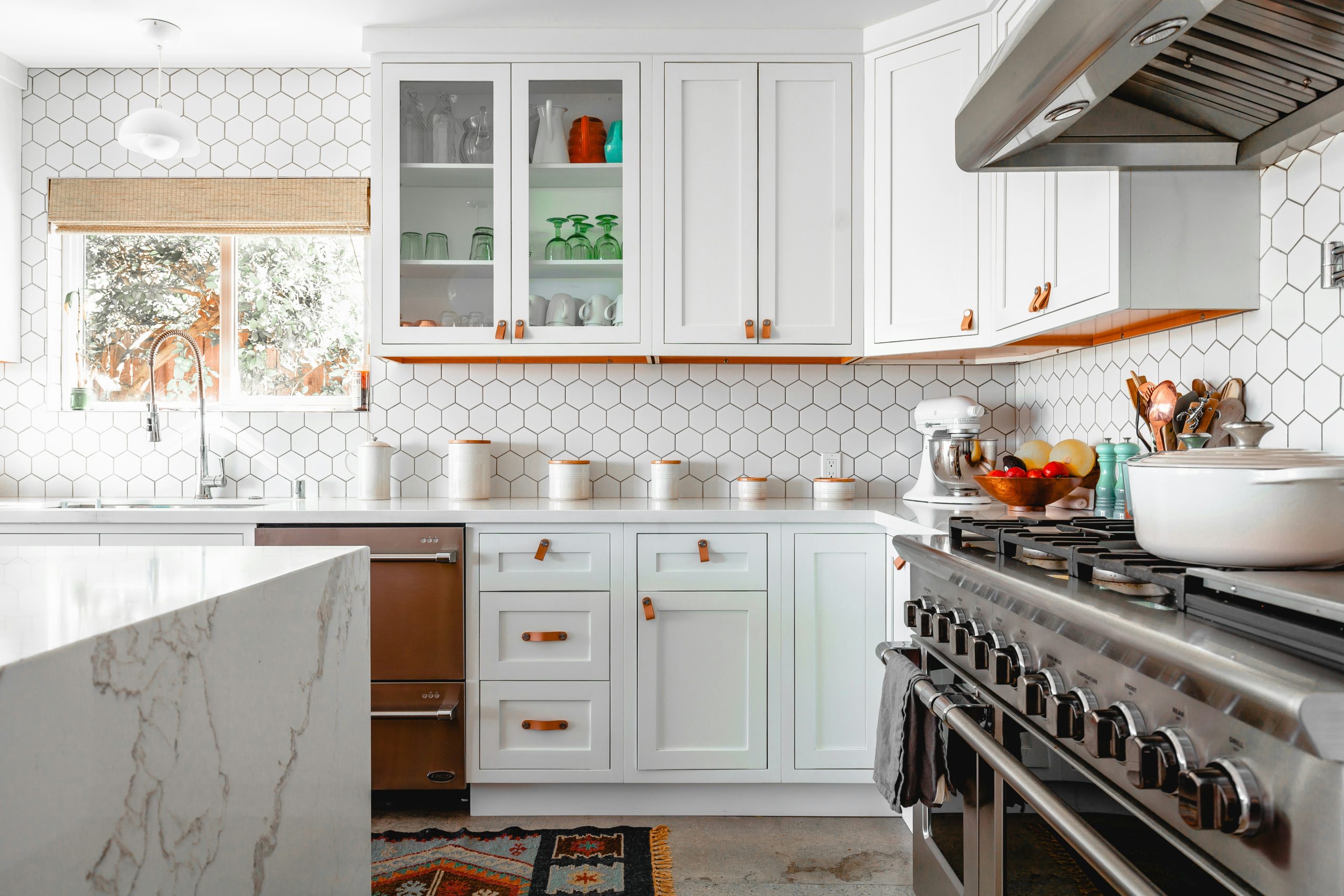 Brilliant tricks that totally transform old cabinets