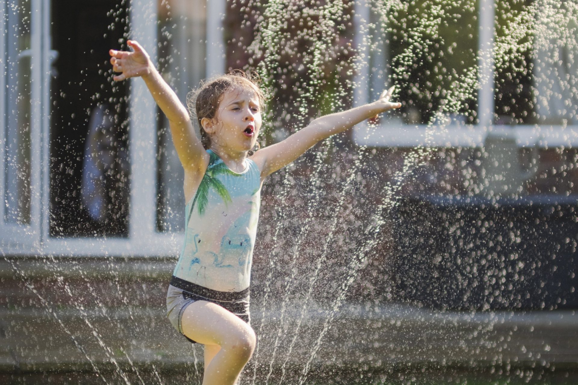 How hot weather affects your body, over minutes, hours and days