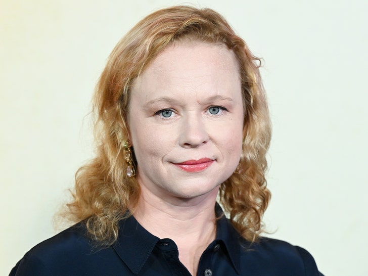 'Hocus Pocus' star Thora Birch comes out as bisexual years after marriage