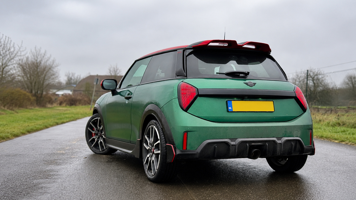 2025 MINI JCW high speed review on Autobahn