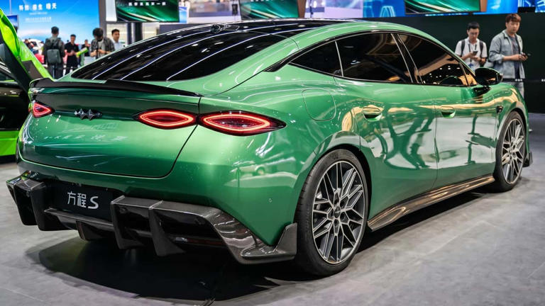 Formula X e Formula S: a Fangchengbao quer mostrar que não faz só SUV