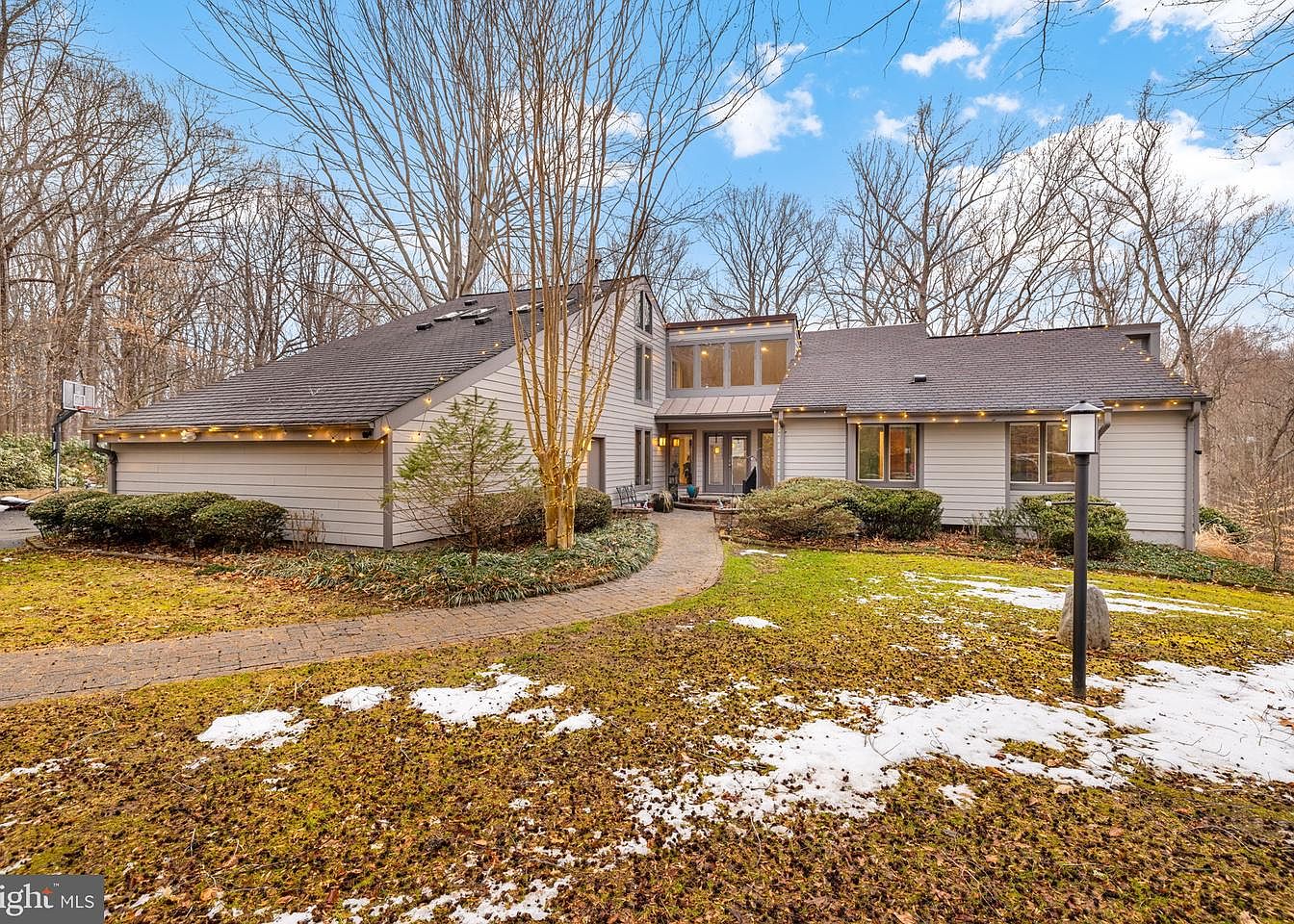 Tranquil 1978 retreat in Fairfax, Virginia, featuring five acres of ...
