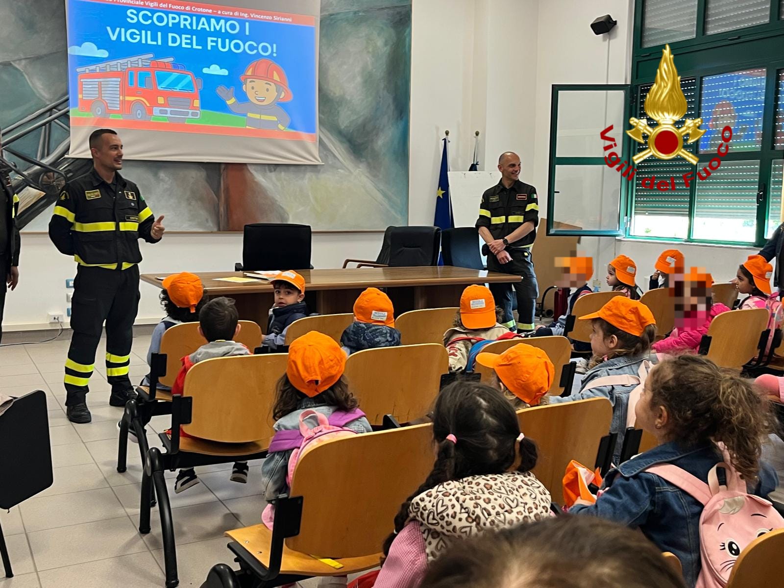 Gli alunni del “Cicco Simonetta” in visita ai vigili del fuoco di Crotone