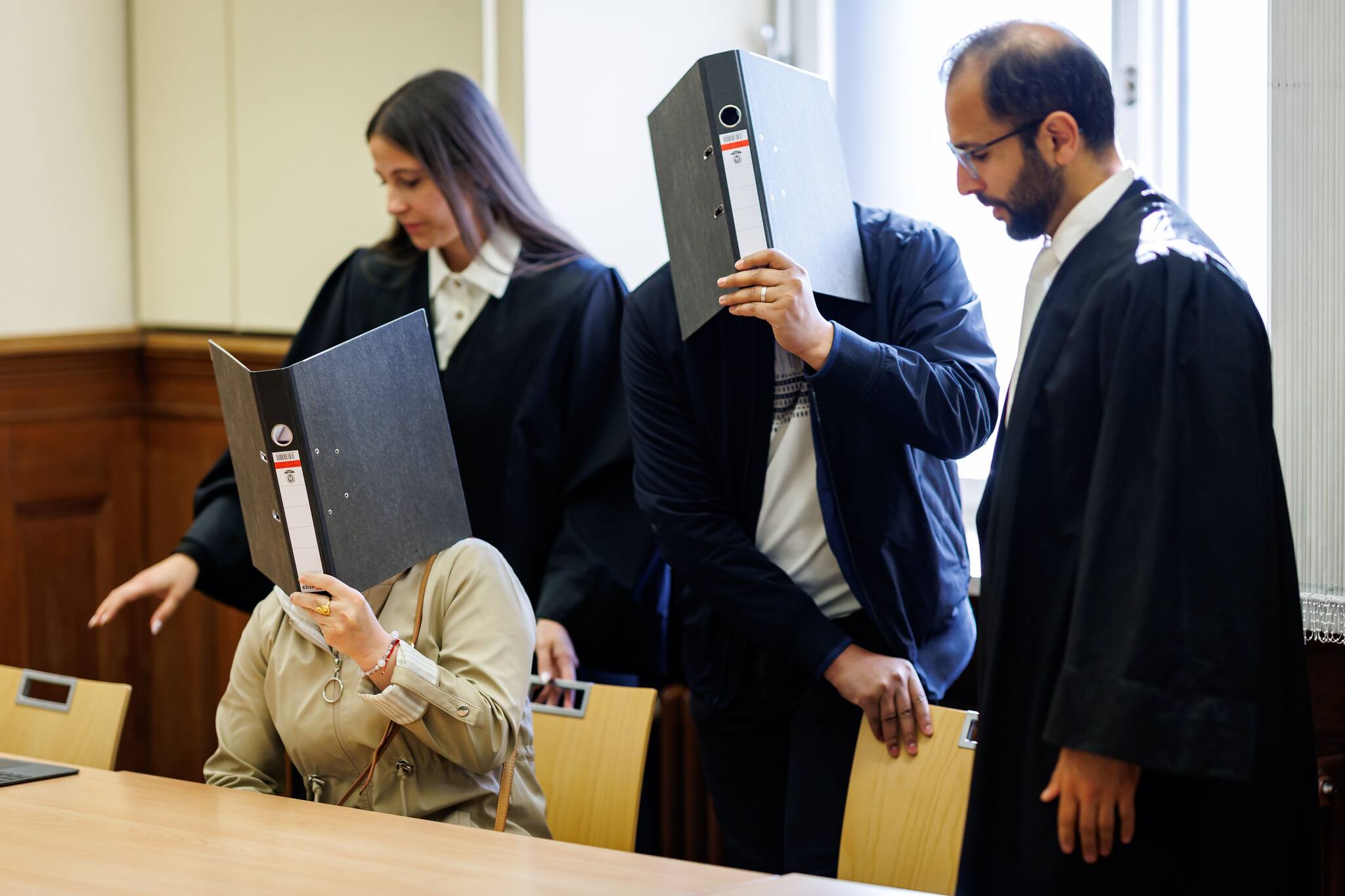 Schwestern ertrinken in See: Eltern verurteilt, aber keine Strafe