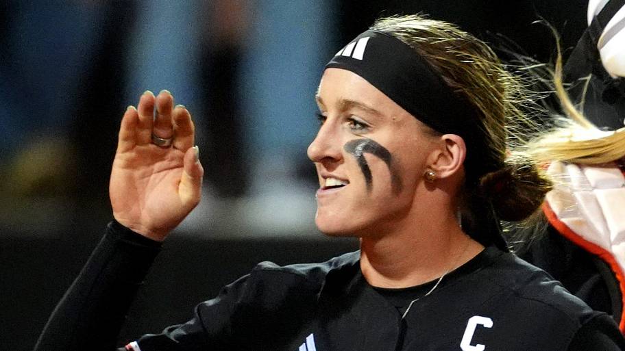 Nebraska softball's storm delay antics were almost as fun as playing ...