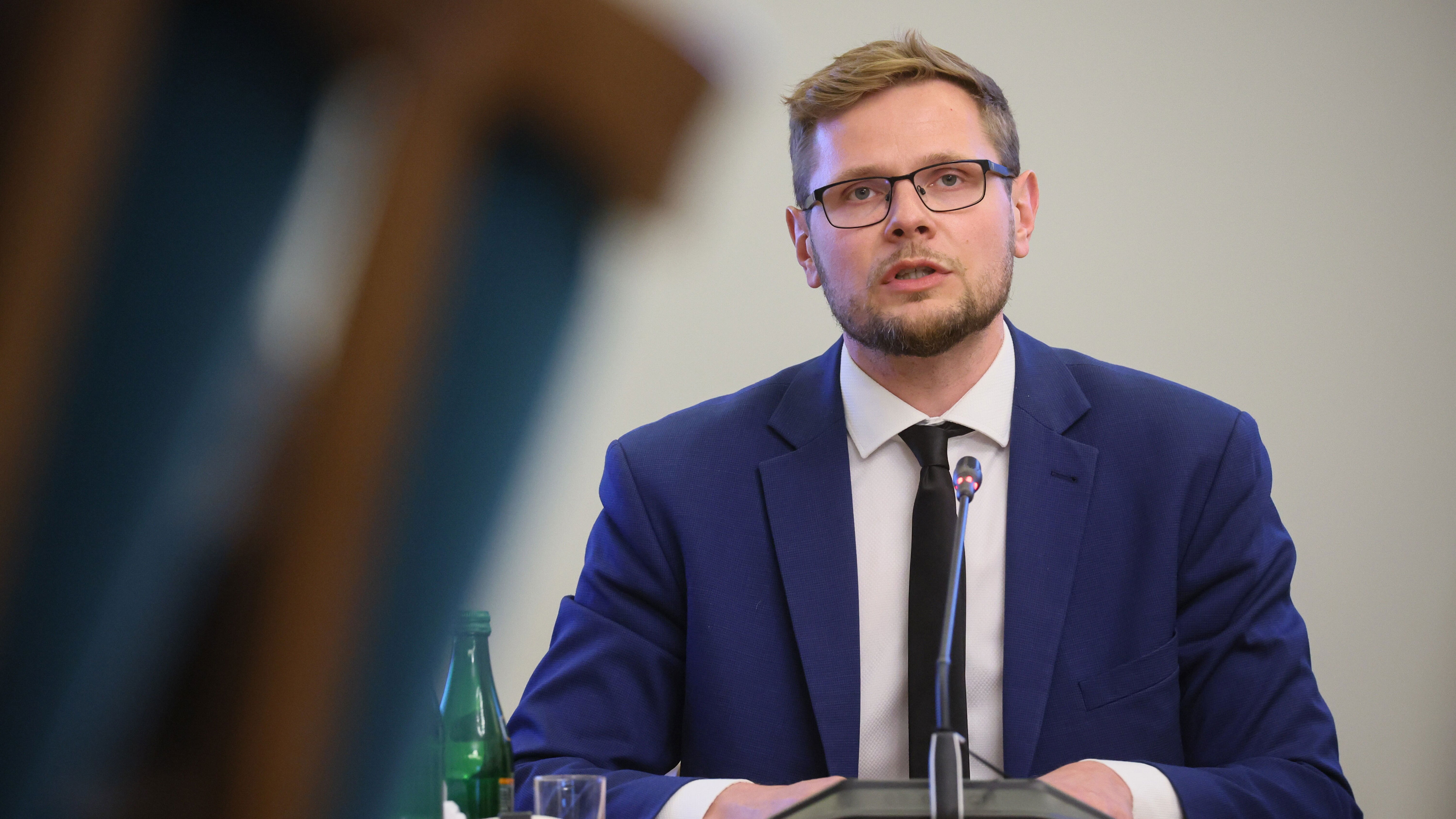 Zarzuty wobec Michała Wosia. Poseł PiS wezwany do prokuratury