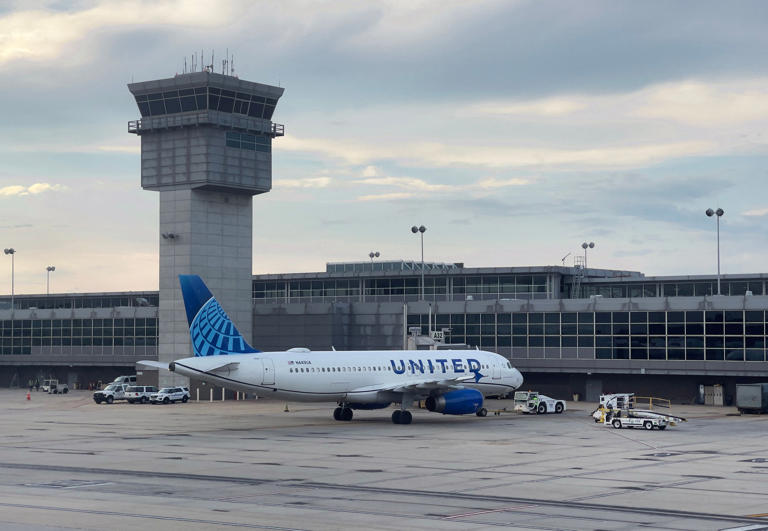 Dulles tightens Ebola screening; BWI airport sees no similar plan yet