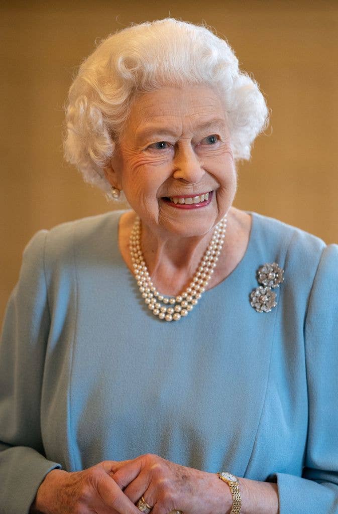 Queen Elizabeth II fans celebrate 'unprecedented' news following her ...