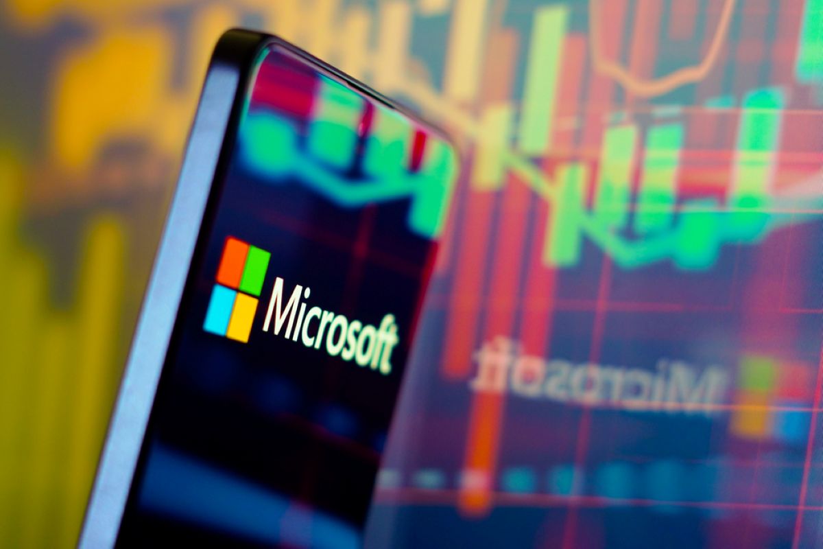 Microsoft accused of sharing Dutch officials' data with US government