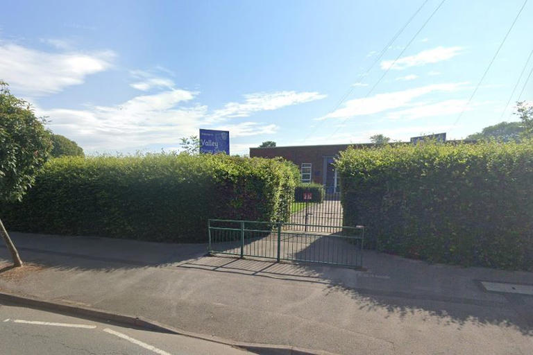 Creepy man at Solihull school gates spotted 'staring inappropriately ...
