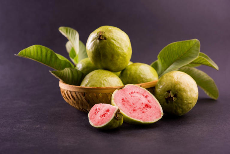 Hojas de guayaba: el té natural que ayuda a controlar el azúcar y ...