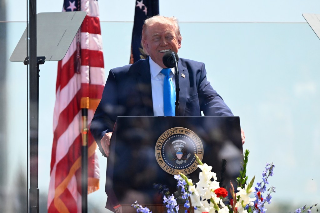Dow soars 300 points to an all-time high — first record hit since Iran ...